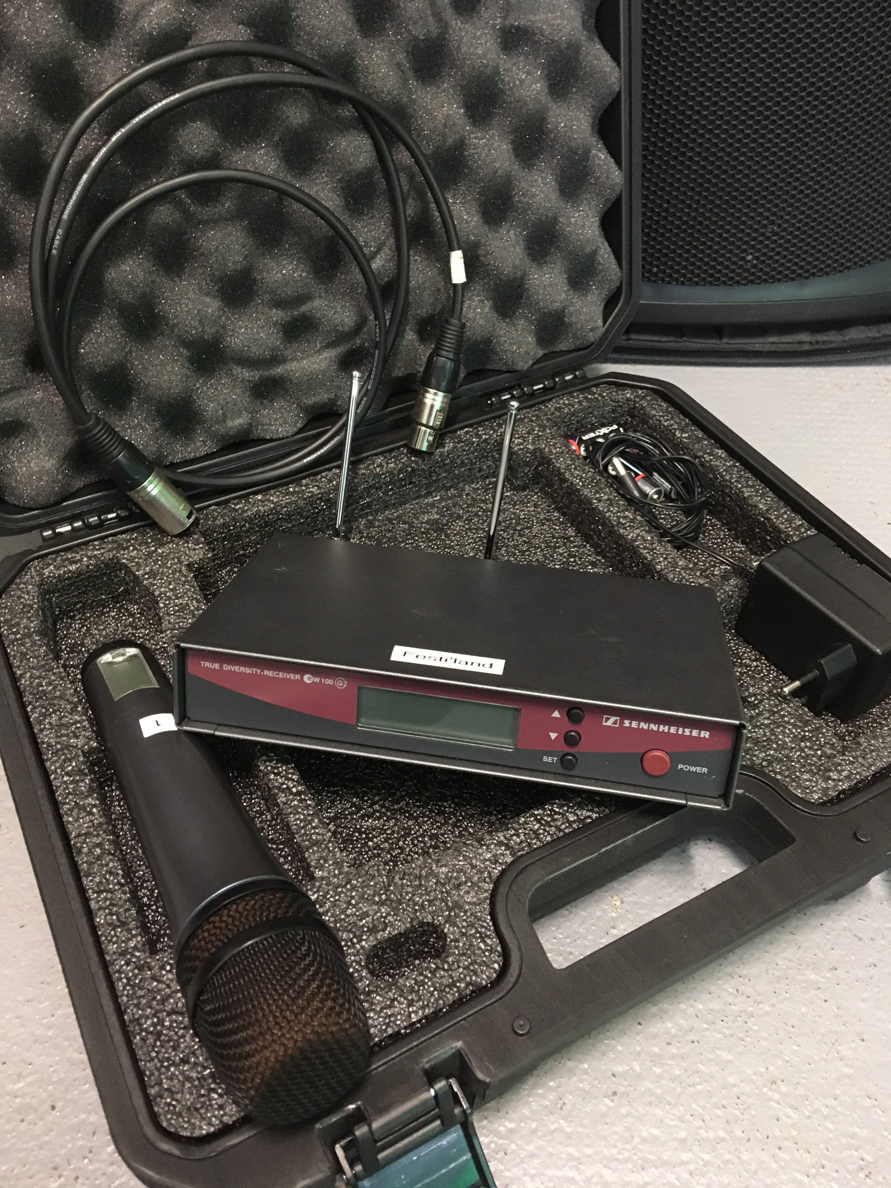 Micro hf main Ew100 sennheiser - Location - Festi'land
